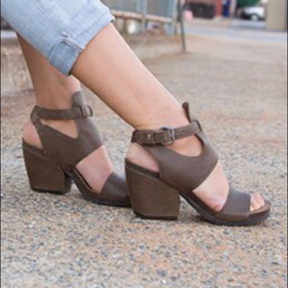 OTBT | Shoes | Otbt Off The Beaten Track Lee Heeled Sandals | Poshmark